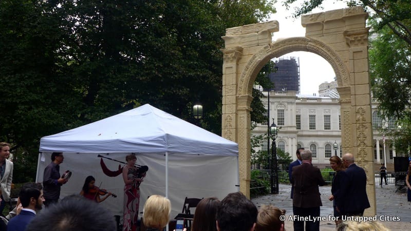 Replica of Palmyra Triumphal Arch Revealed at NYC's City Hall Park ...