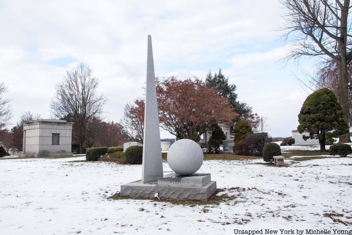 A Gravestone Modeled After the 1939 World's Fair at Kensico Cemetery ...