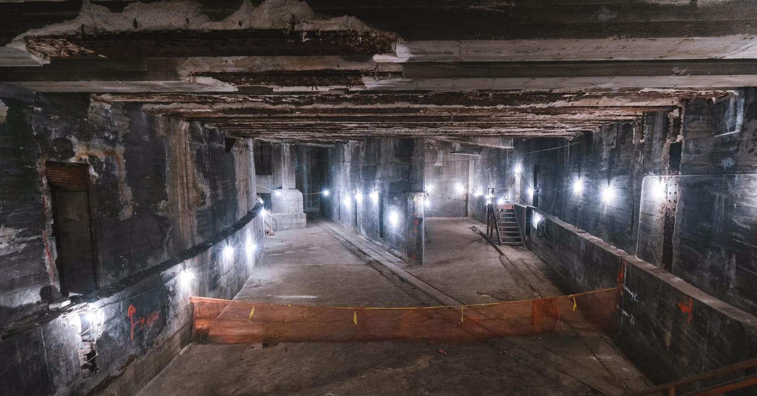 Remnants of an Abandoned Tunnel From the Subway to the Brooklyn Bridge ...